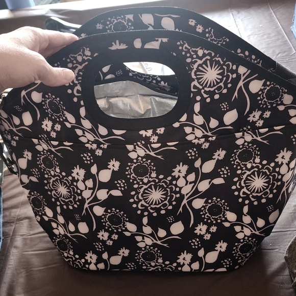 thirty-one | Bags | Thirty One Floral Black And White Tote Bag | Poshmark